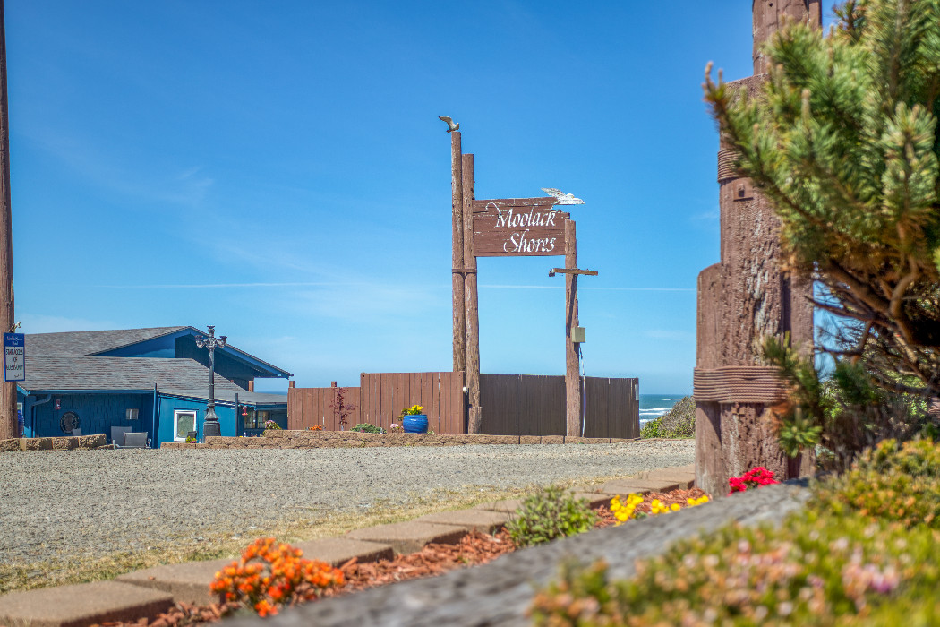 Newport, OR Hotel Photo Gallery – Moolack Shores Inn